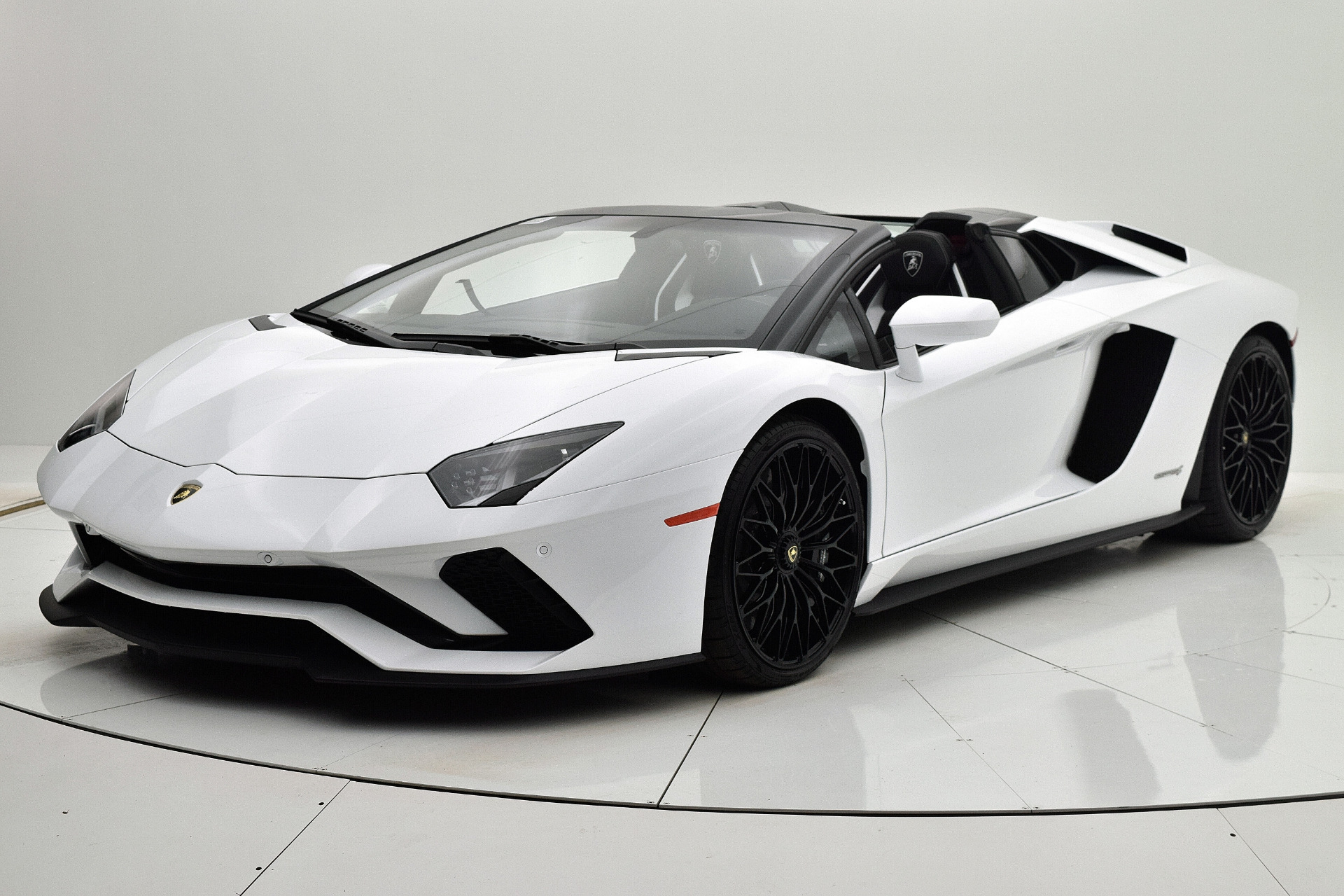 Lamborghini Aventador Matte White